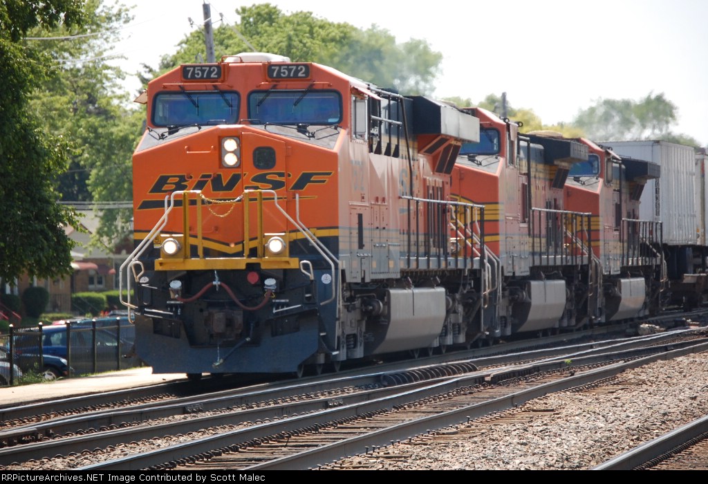 BNSF 7572